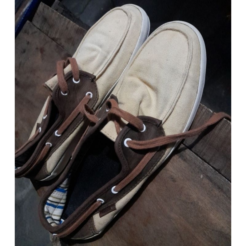 Jual sepatu bekas berkualitas | Shopee Indonesia