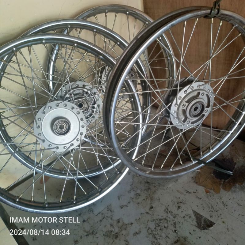 Jual velg pelek depan honda ring 17 ori AHM | Shopee Indonesia