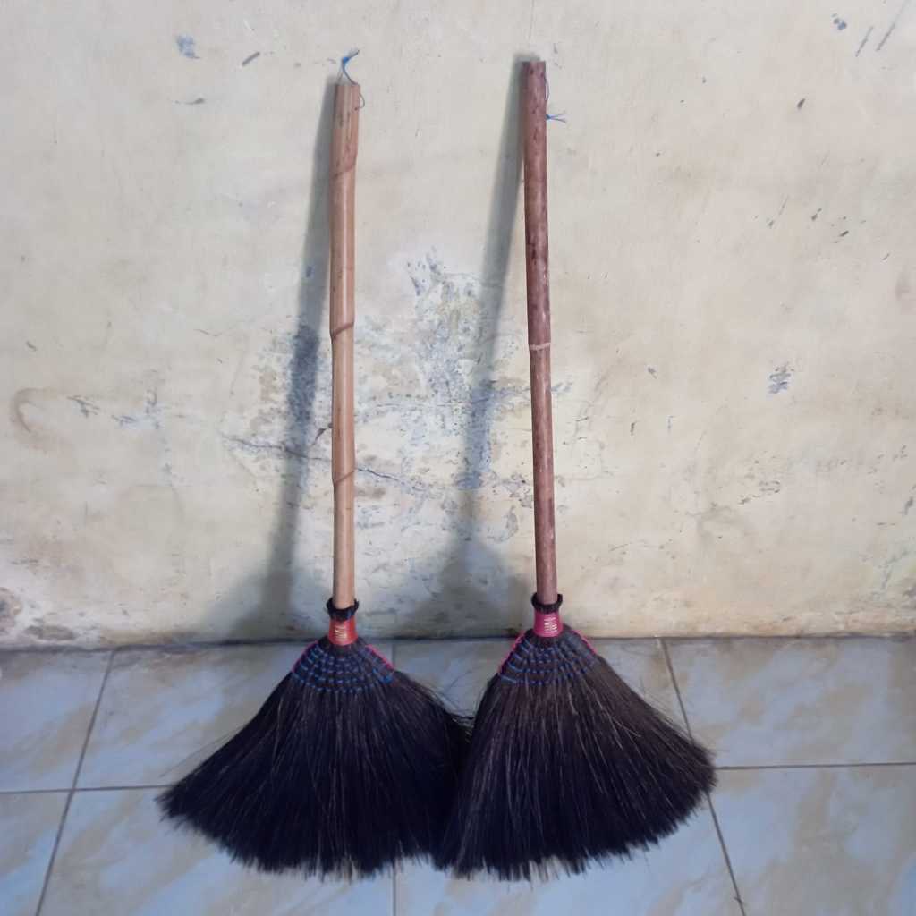 Jual Sapu lantai ijuk penjalin JM / sapu ijuk hitam gagang rotan JM ...