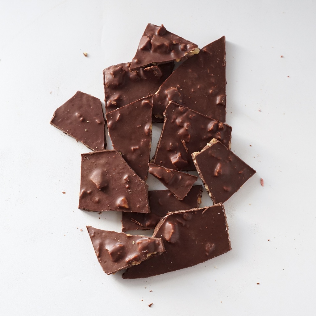 Jual Pipiltin Cocoa Chocolate Cracks - Dark Chocolate Cashew Nut ...