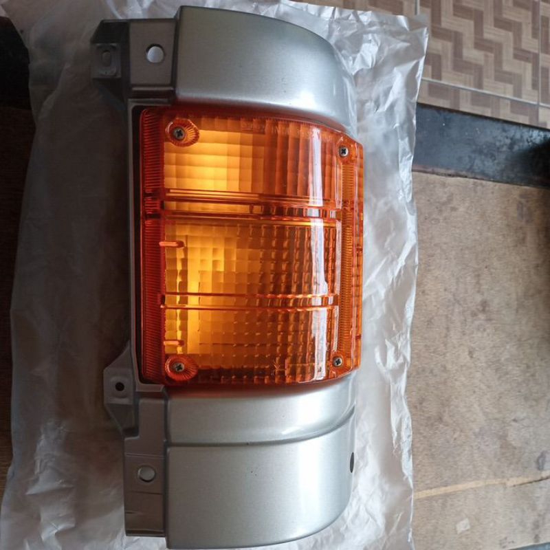Jual Lampu Sen ORI Toyota RINO 115 PS 14 B Tahun 2000 warna SILVER ...