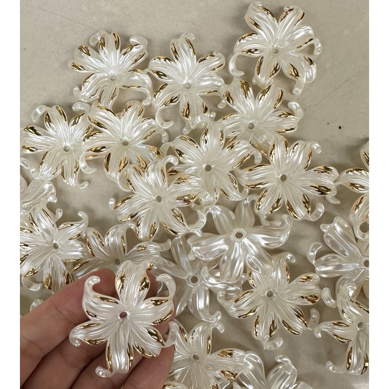 Jual Bunga Krem 42mm Lis Gold Mutiara dan Bening Putih Lis Gold ...