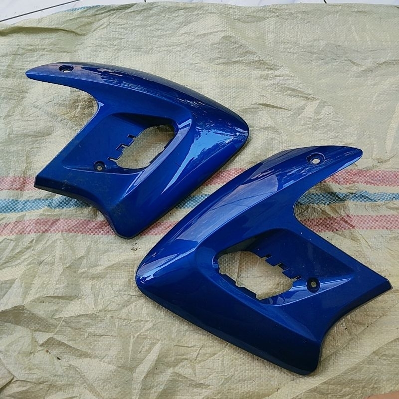 Jual Shroud kupingan tangki Tiger revo awal warna biru original ...