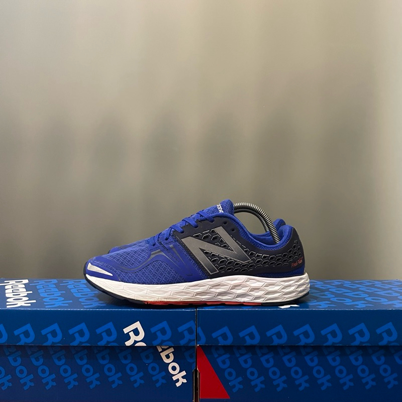 Jual 42 - Sepatu Lari Running Jogging Gym New Balance NB Bekas Second ...