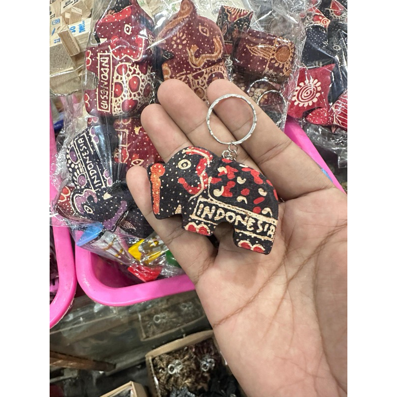 Jual Gantungan kunci gajah kayu lukis 1 kodi (isi 20 pcs) souvenir oleh oleh khas malioboro ...