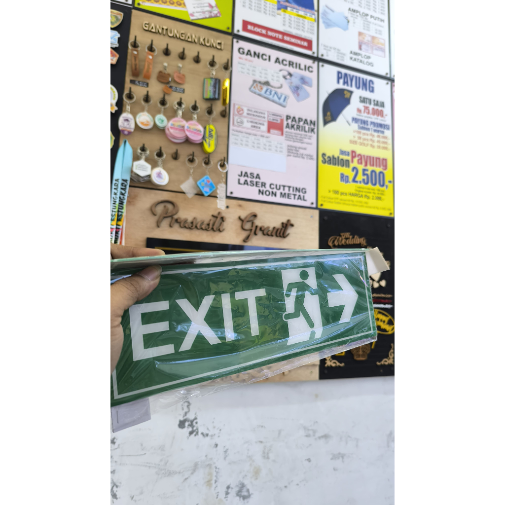 Jual RAMBU RAMBU / SIGN EXIT PANAH KANAN 30 X 10 CM | Shopee Indonesia