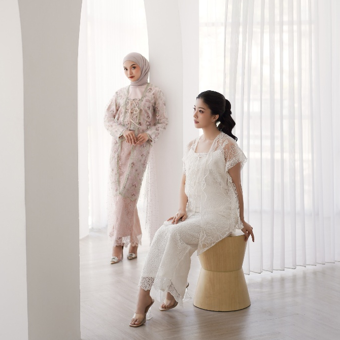 Jual Aura Label - Cecil Top In White | Shopee Indonesia