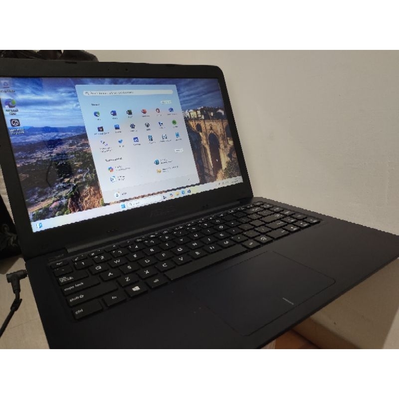 Jual Asus e402ya ram 4 ssd 256gb 14 inch | Shopee Indonesia
