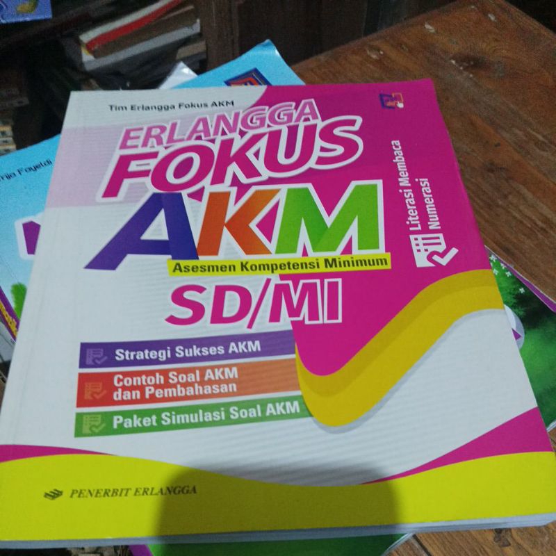 Jual buku Erlangga fokus akm SD literasi membaca numerasi bekas ...