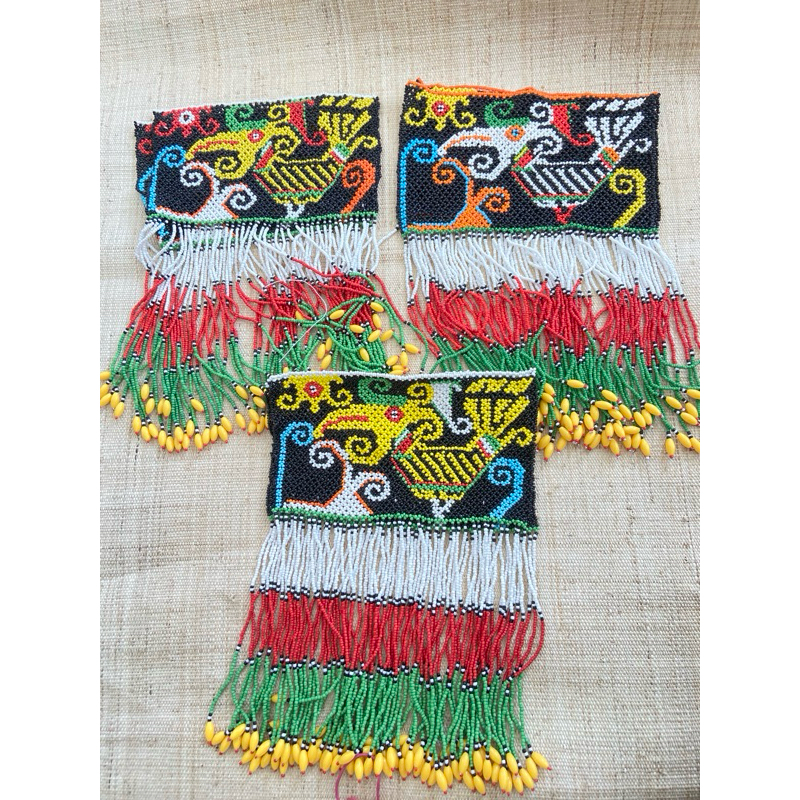 Jual Manika Kaltim - Aban Cawat / Manik Cawat Dayak Kalimantan / Manik ...