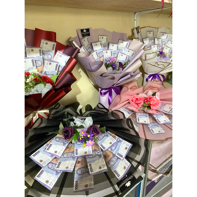 Jual Buket uang kosongan dengan bunga artifisial buat kado wisuda dan ...