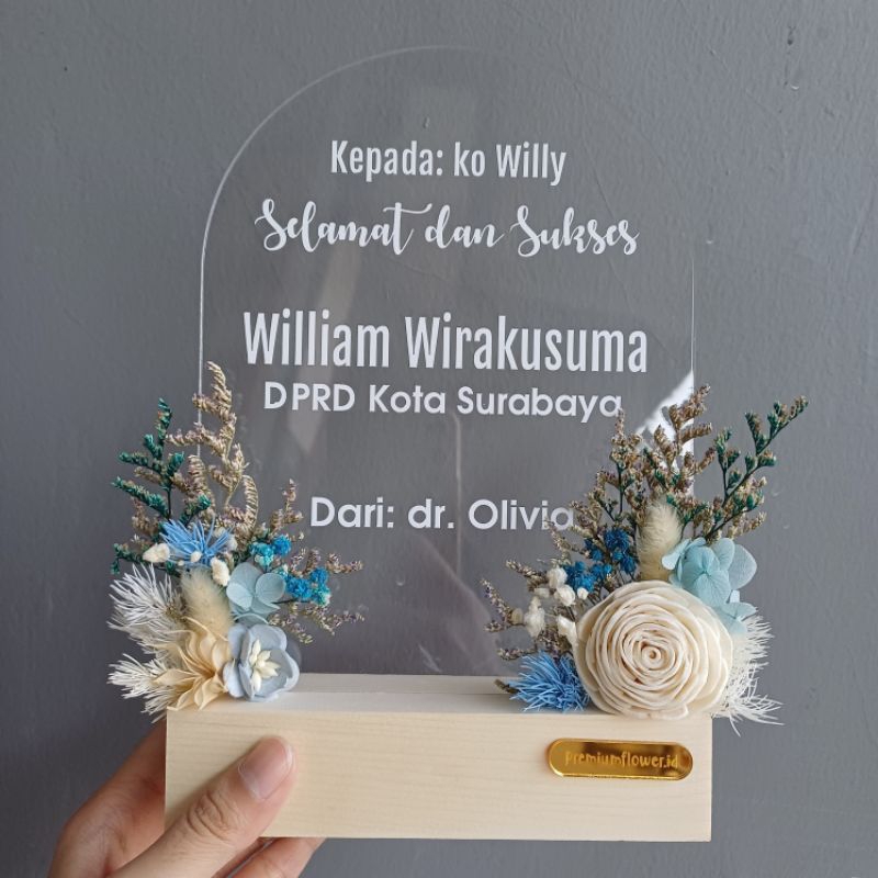 Jual custom acrylic gift akrilik bunga kering kado wisuda ulang tahun ...