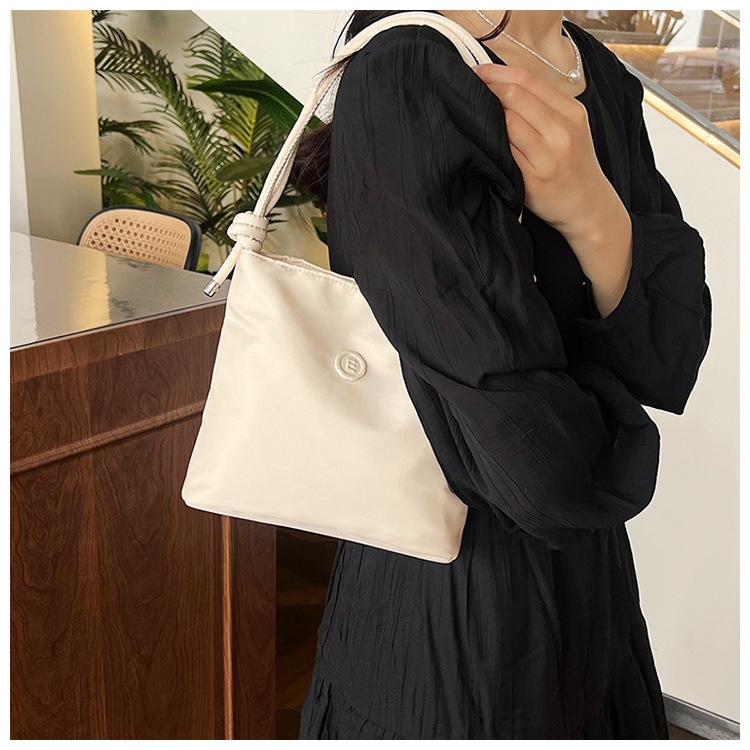 Jual READY! COD! Tas Nilon Wanita Tas Bahu Rekreasi Sederhana Tas ...