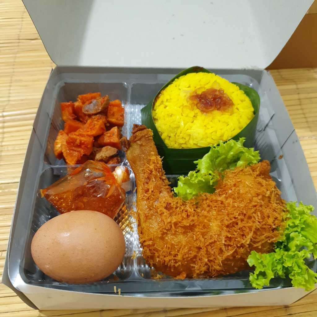 Jual Jual Nasi Box Ayam Goreng Serundeng/Paket Nasi Box Murah/Nasi Box ...