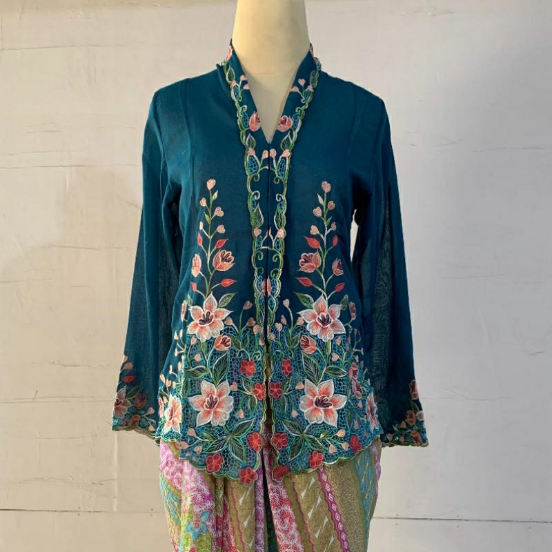 Jual [PRE ORDER] Hanya Kain | Kebaya Encim Bukittinggi | Kebaya ...