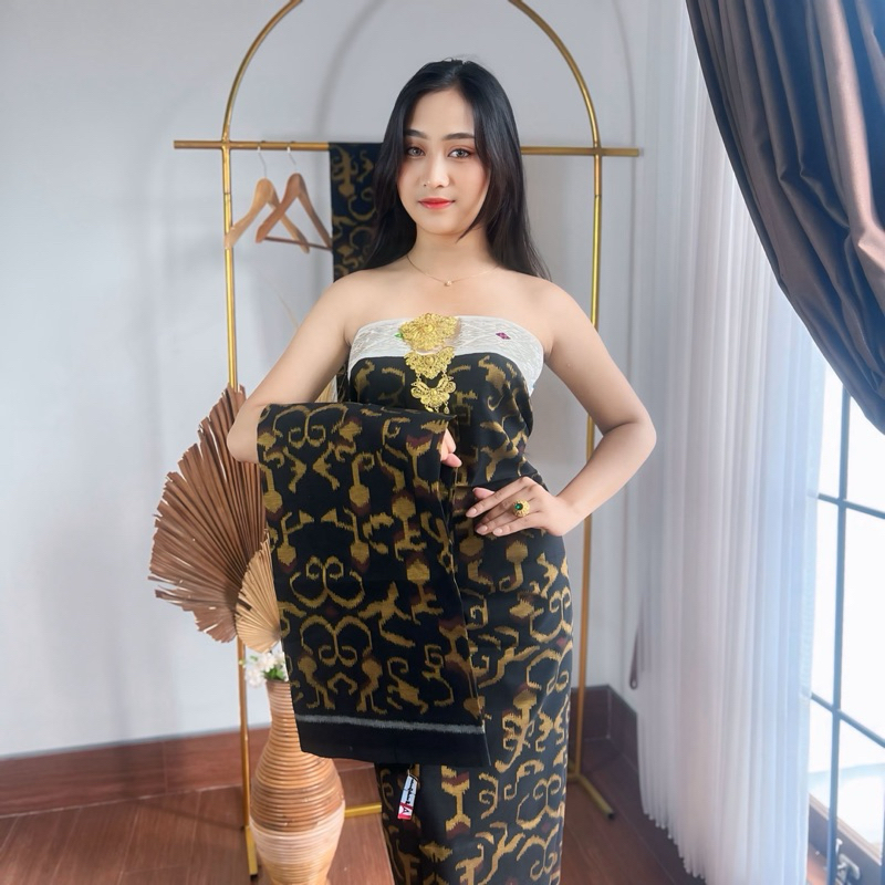 Jual KAIN TENUN ENDEK MOTIF PATRA ANTIK HITAM | Shopee Indonesia