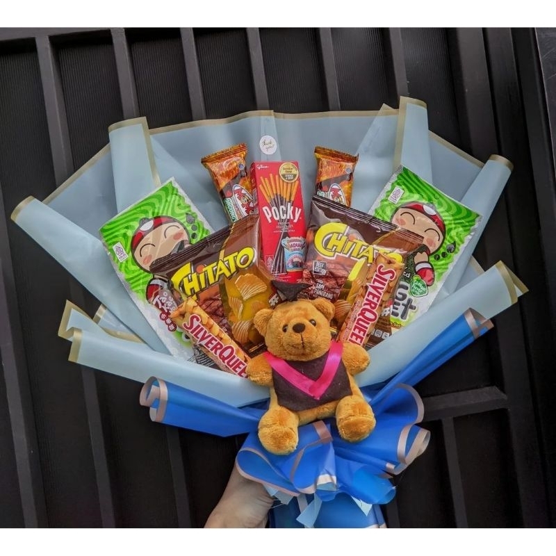 Jual bucket snack wisuda/bucket snack ulang tahun/bucket snack boneka ...