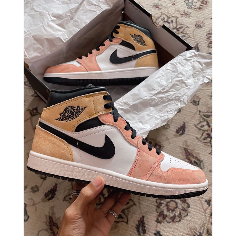 Jual Nike Air Jordan 1 Mid Flight Club Colour : Magic Ember / Sundial ...