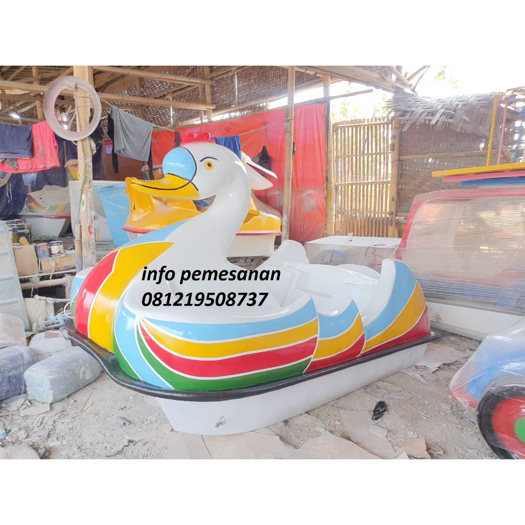 Jual Pabrik pembuatan sepeda air angsa perahu bebek fiberglass ...