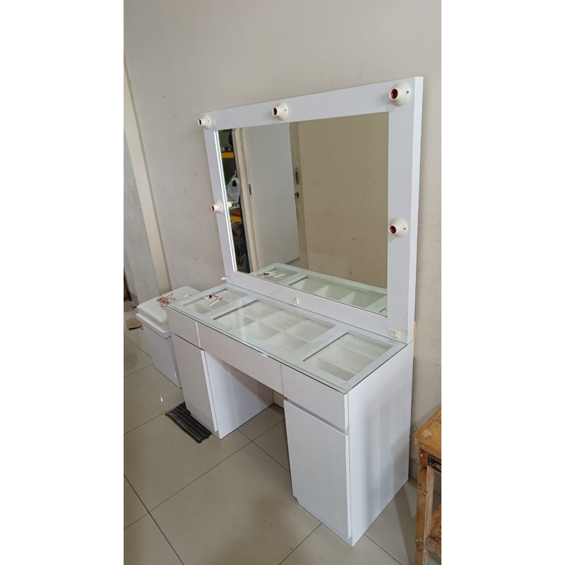 Jual Meja Makeup / Meja Rias Besar Putih + kursi meja rias ( kursi ada ...