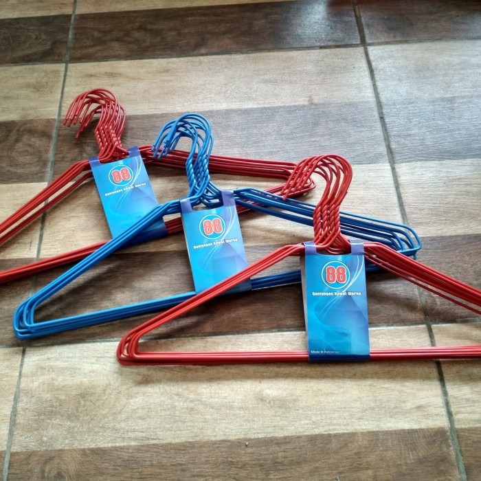 Jual Gantungan Baju Kawat Coating 88/Hanger Kawat Warna | Shopee Indonesia