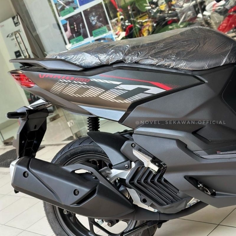 Jual Striping lis sticker standar ORI honda new vario 160 cbs 2023 hitam doff stiker vario 160 ...