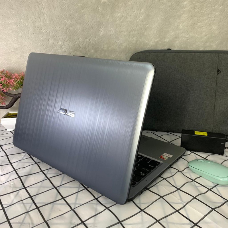 Jual Laptop ASUS VivvoBook X540B (AA22) | Shopee Indonesia