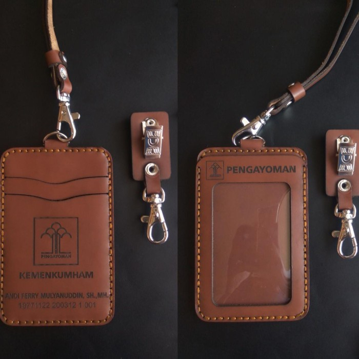Jual Name Tag Id Card Kulit Asli Custom Logo, Name Tag Id Card Holder ...