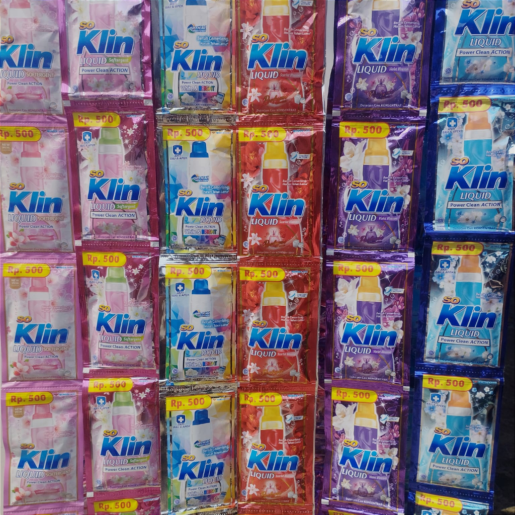 Jual SO KLIN LIQUID 20 ML Deterjen Cair 500 an Sachet - 1 Renceng / 12 ...