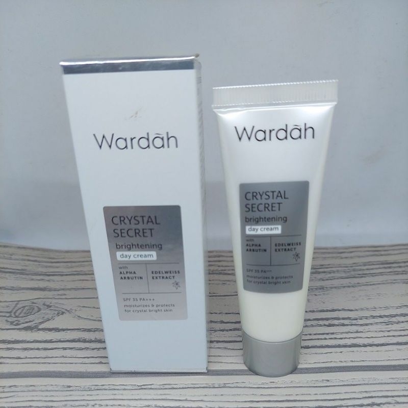 Jual PROMO WARDAH CRYSTAL SECRET DAY CREAM 15 ml (KECIL)/WARDAH/Pelembab/Cream Siang | Shopee ...