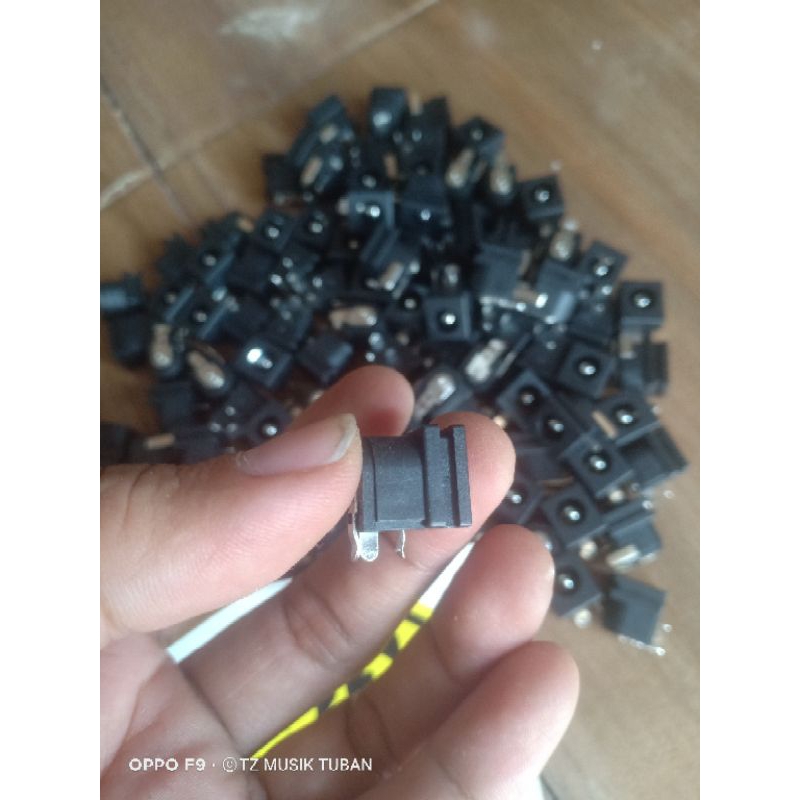Jual Jack colokan adaptor / konektor adaptor efek seri boss gt3-gt6 ...