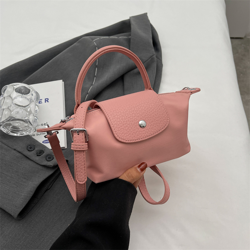 Jual Tas selempang mini elegan wanita bahan nylon / mini slingbag muat ...