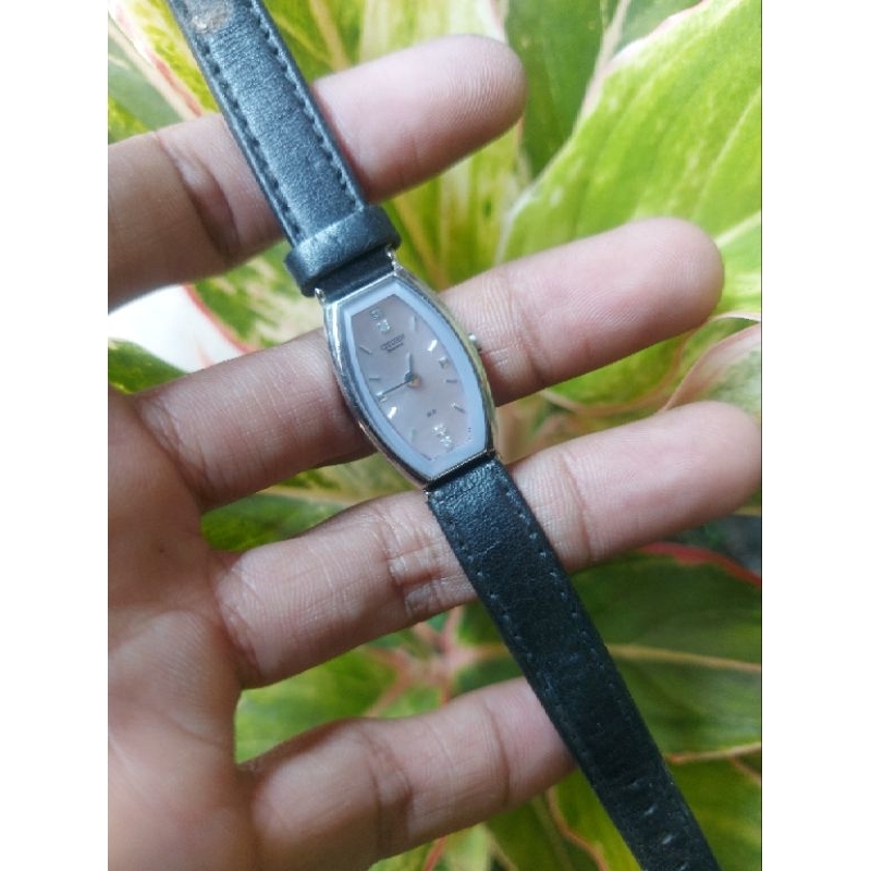 Jual jam tangan vintage wanita siap pakai all fungsi normal | Shopee Indonesia