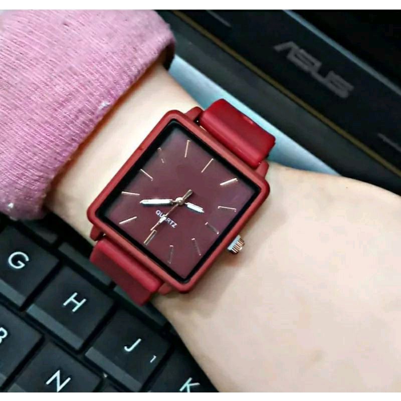 Jual JAM TANGAN WANITA RUBBER KEREN TERBARU 2023 UNTUK CEWEK KEKINIAN ...