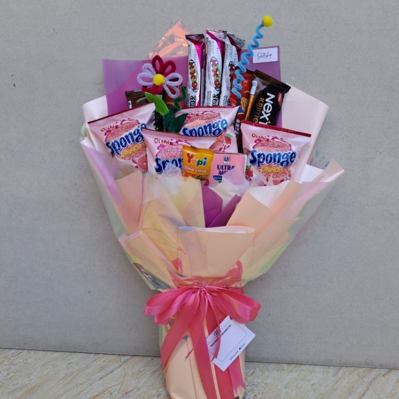Jual Bucket snack custom, nextar coklat, sponge strawberry, momogi ...