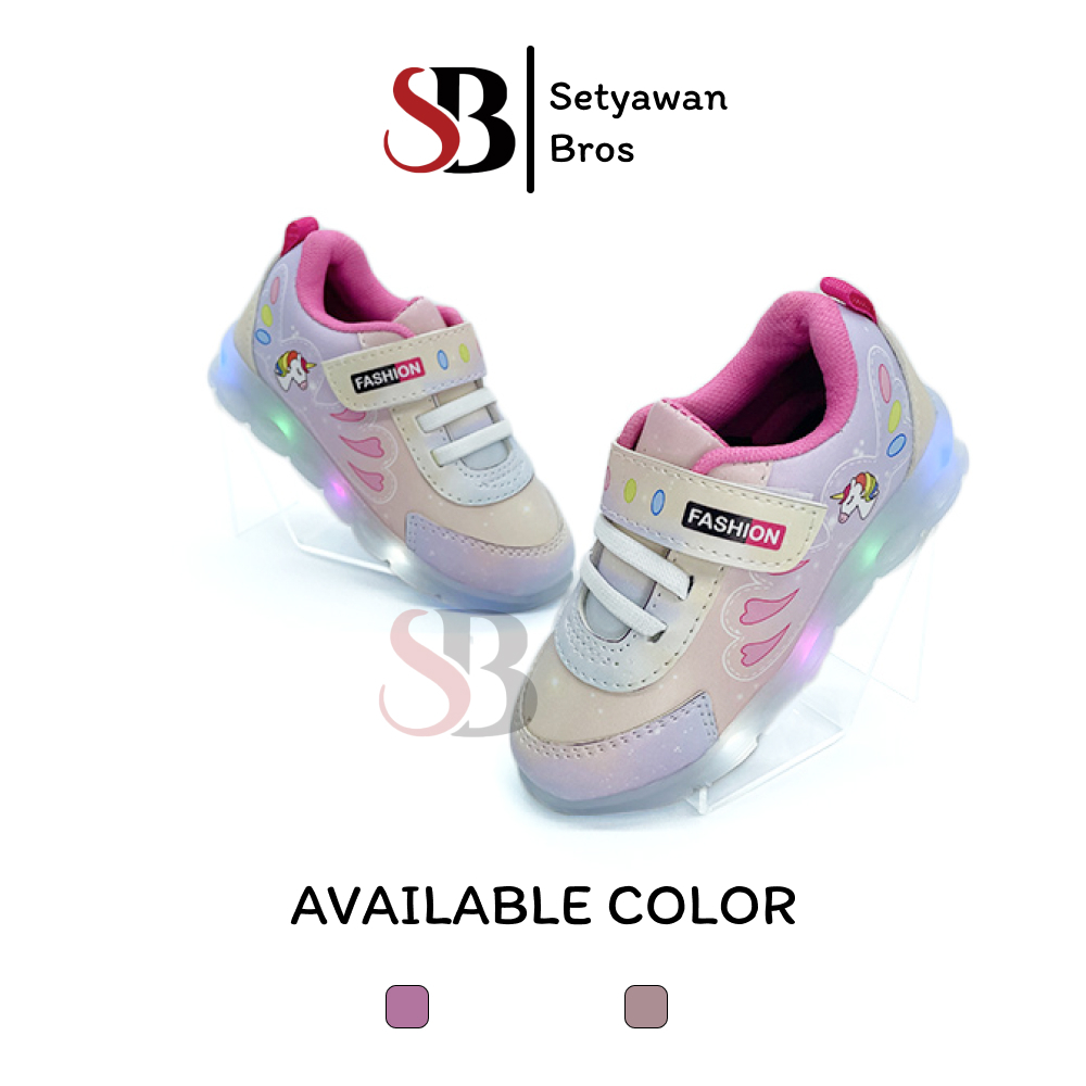 Jual Sepatu Sneakers LED Anak Perempuan Model Terbaru / Sepatu MENYALA ...