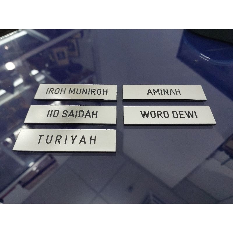 Jual Nametag/Papan nama dada gravir warna silver - PENITI | Shopee ...