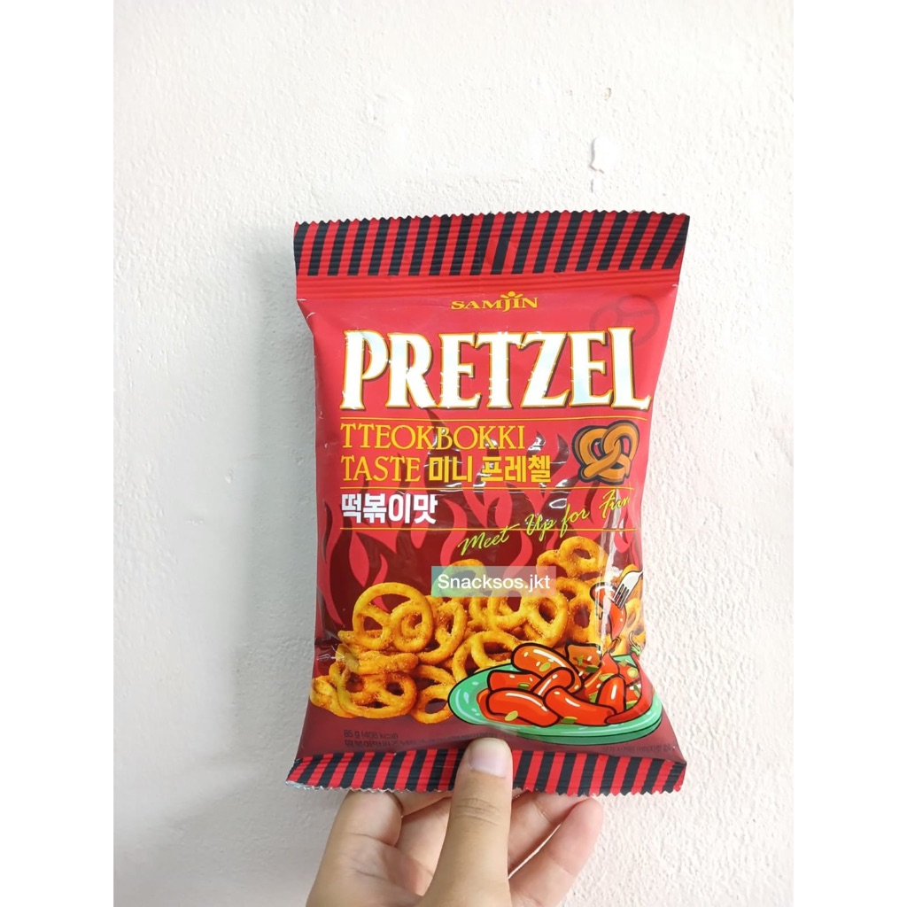 Jual SAMJIN PRETZEL CHEDDAR CHEESE TASTE / SPICY BEEF / STIR-FRIED ...