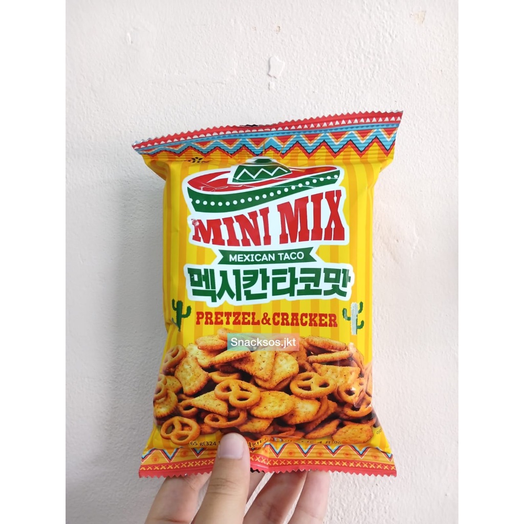 Jual SAMJIN PRETZEL CHEDDAR CHEESE TASTE / SPICY BEEF / STIR-FRIED ...