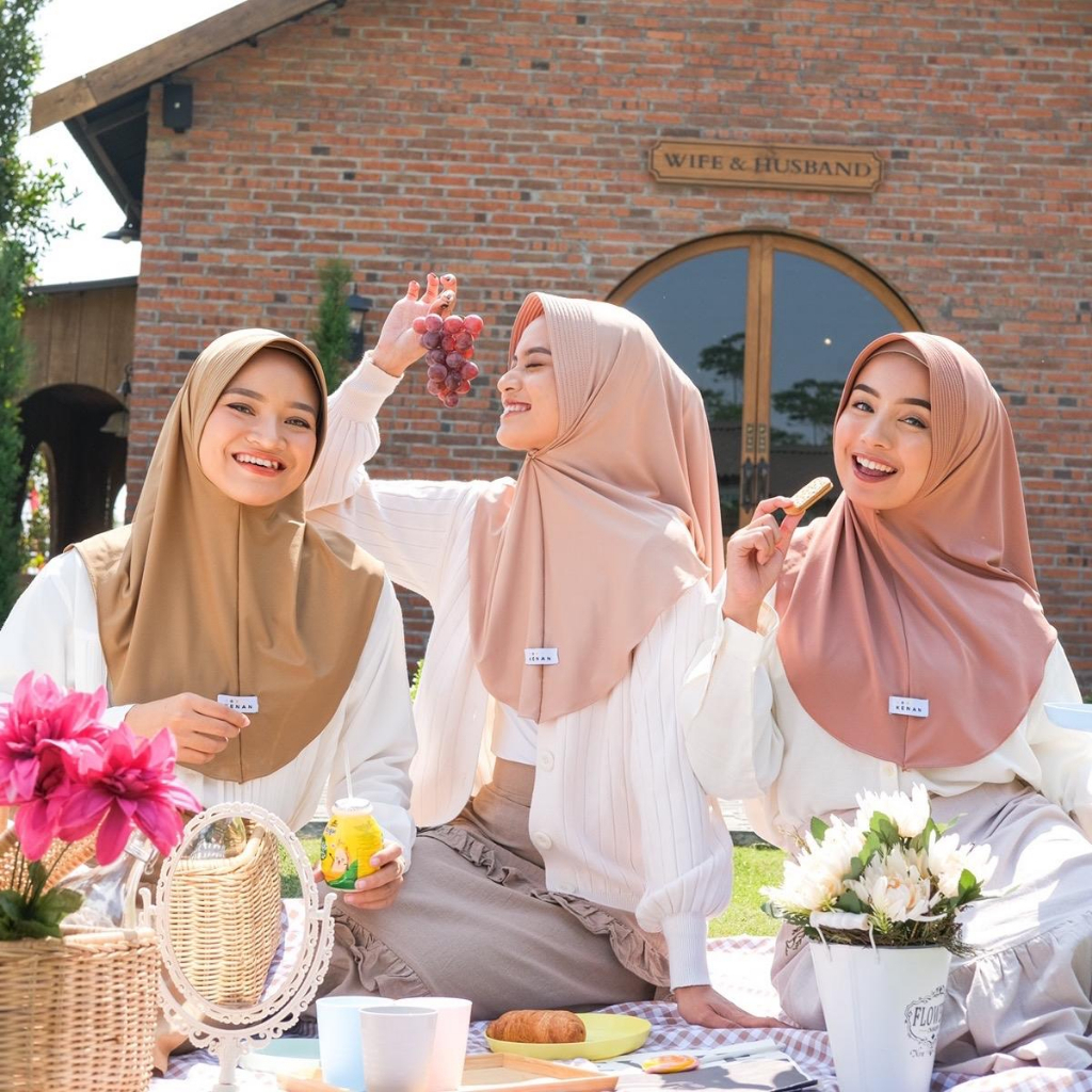 Jual KENAN HIJAB - DZEVADDAA (WARNA BARU) HIJAB BERGO INSTAN MATTJERSY ...