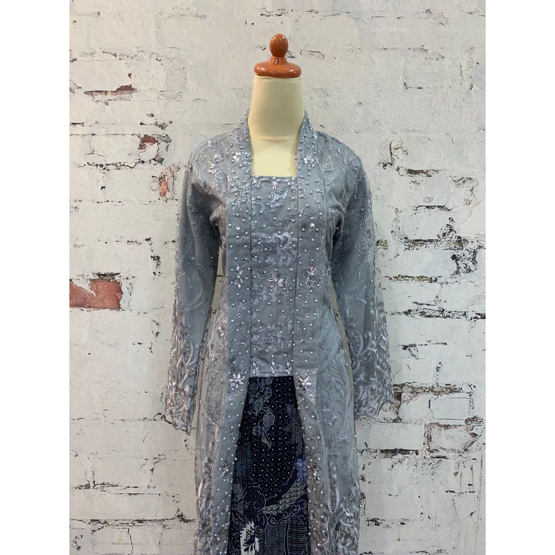 Jual KEBAYA KUTUBARU PANJANG TULLE PAYET // TUNIK TULLE PAYET // KEBAYA TUNIK MODERN | Shopee ...