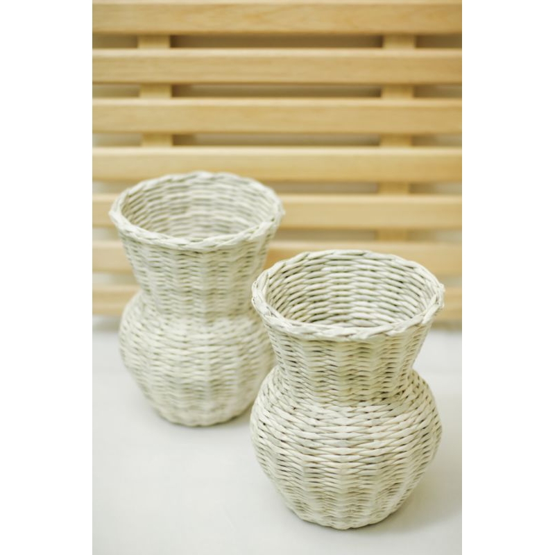 Jual Kerajinan Vas Bunga Anyaman dari kertas HVO dan anyaman kertas ...