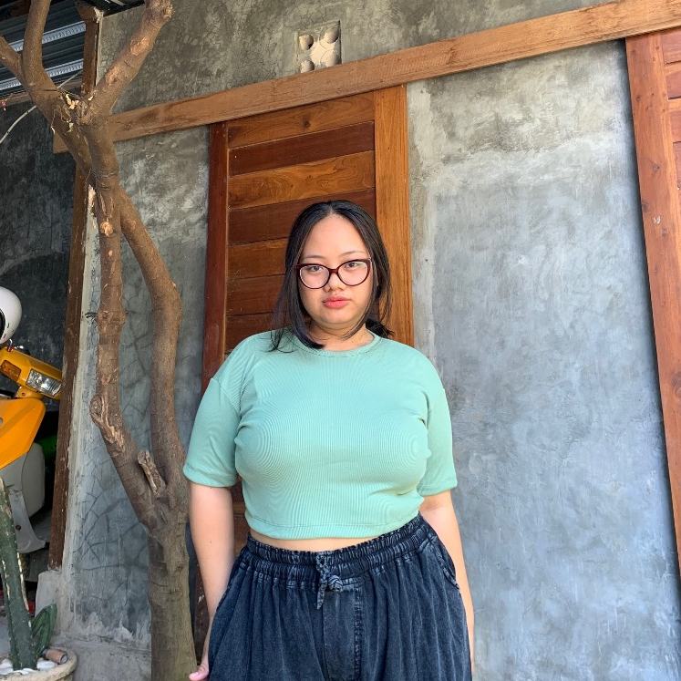 Jual Goddess Bali Denise Crop Top Jumbo | Kaos Crop Big Size fit to LD 120cm BB 100KG | Shopee ...