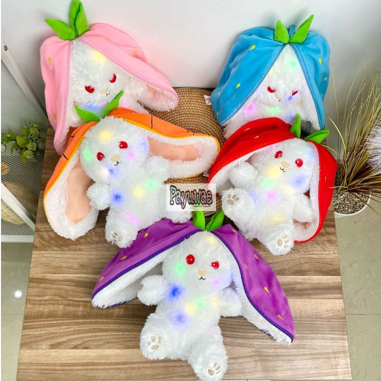 Jual Boneka Kelinci Strawberry LED Wortel Kartun Mewah Lucu Untuk Anak ...