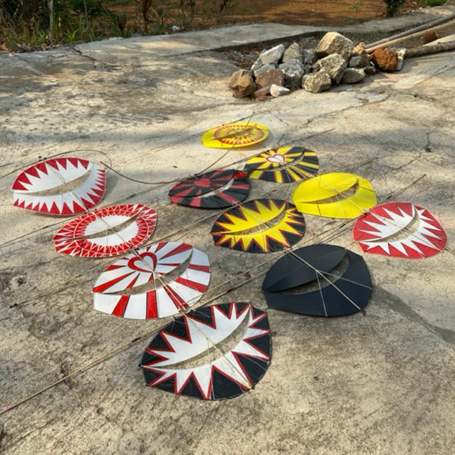 Jual Layangan Pegon Mini 2 Jengkal Rangka Fiber Sudah Setting | Shopee ...