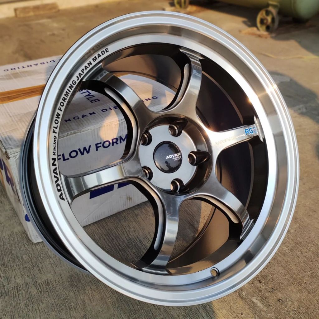 Jual velg Advan rgd2 flow forming ring 18 pcd 5x114,3 velg mobil innova terios civic hrv xpander ...