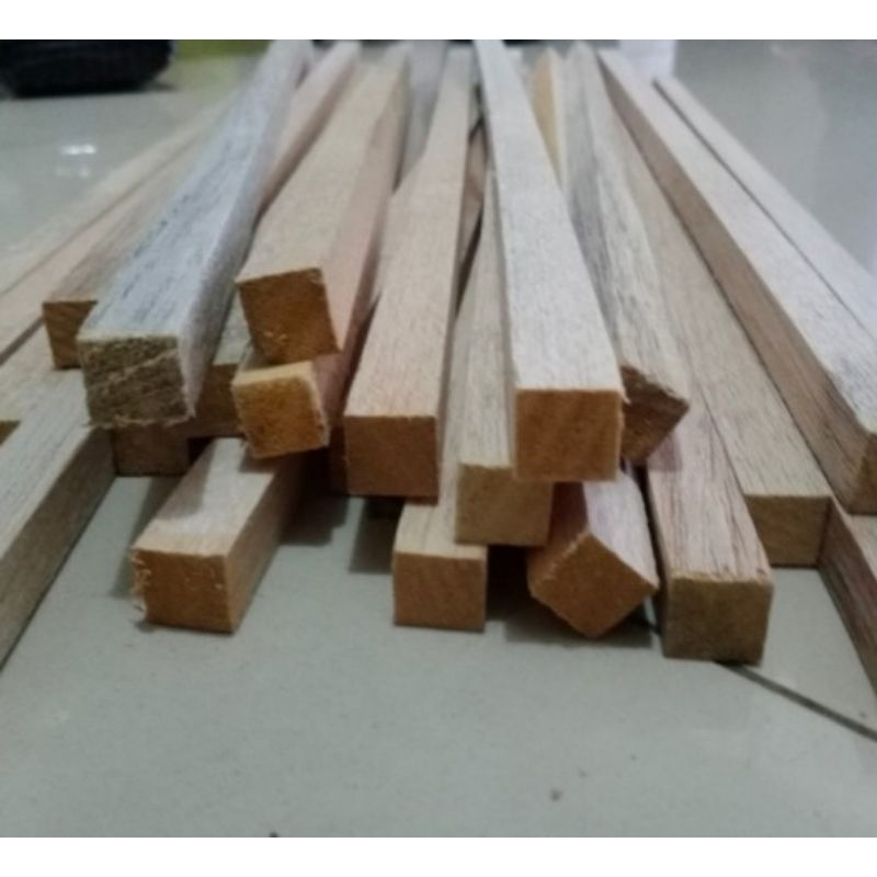 Jual Kayu balsa stik 15mm x 15mm x 100cm kayu keras kayu maket | Shopee ...