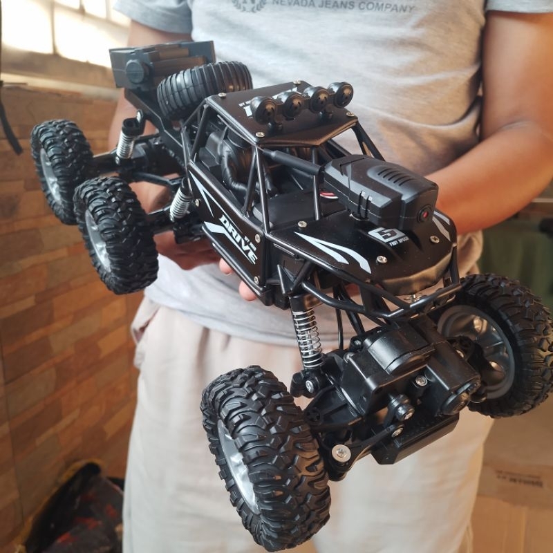 Jual Mobil Remote Control RC Offroad 6WD Body Metal Alloy Ada Kamera ...