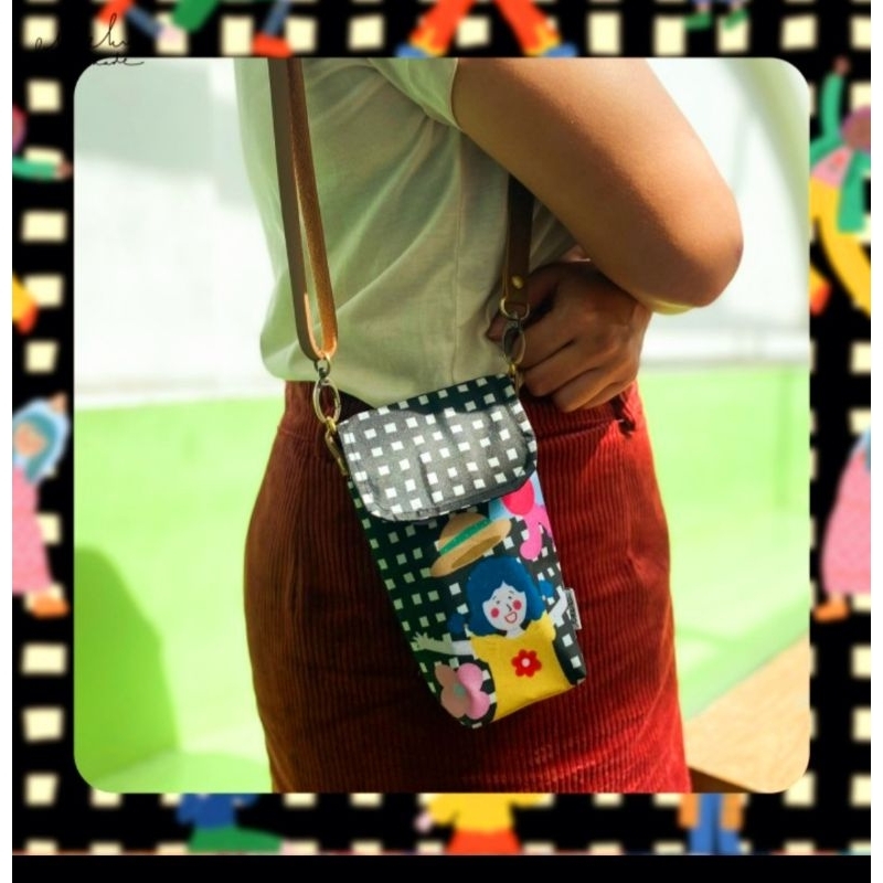 Jual PL Ideku Handmade Fancy Black Faces Sling Pouch | Shopee Indonesia