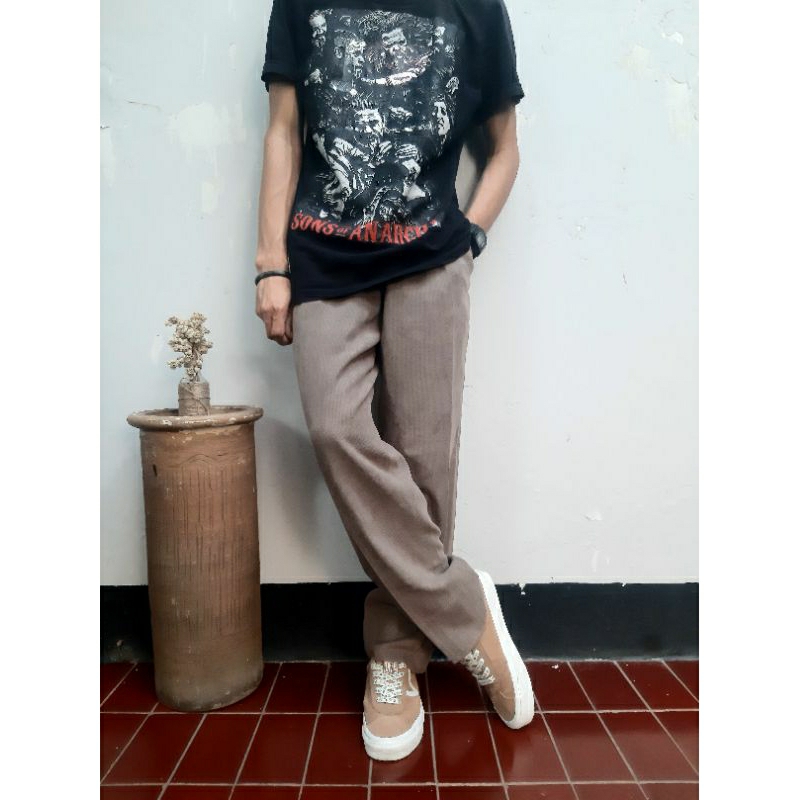Jual Gaya Era 80-an dengan Celana Corduroy Secondhand Pilihan | Shopee ...